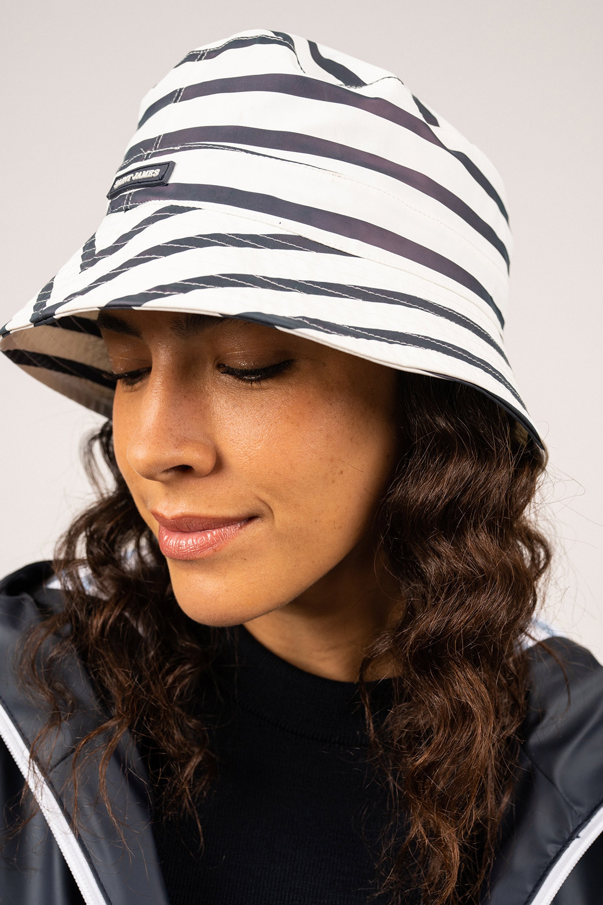Bob Pluie Waterproof Bucket Hat Ecum/Marine – Karen Walker